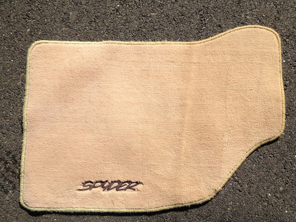 96 Spyder Floor Mats